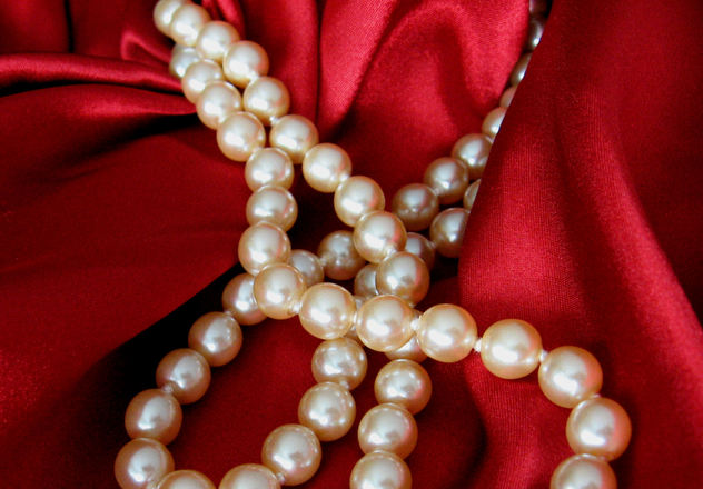 The Differences In Pearl Types | Kloiber Jewelers